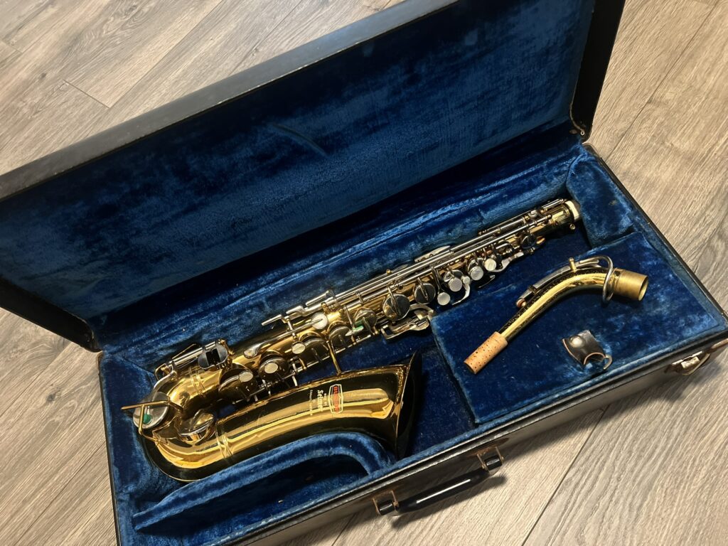 Bundy made by Selmer Alto Saxophone Red Label Serial 449XXX
