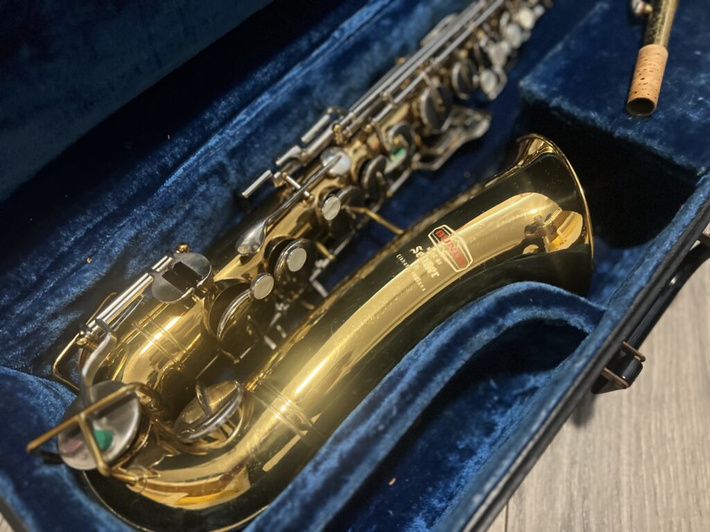 Bundy made by Selmer Alto Saxophone Red Label Serial 449XXX