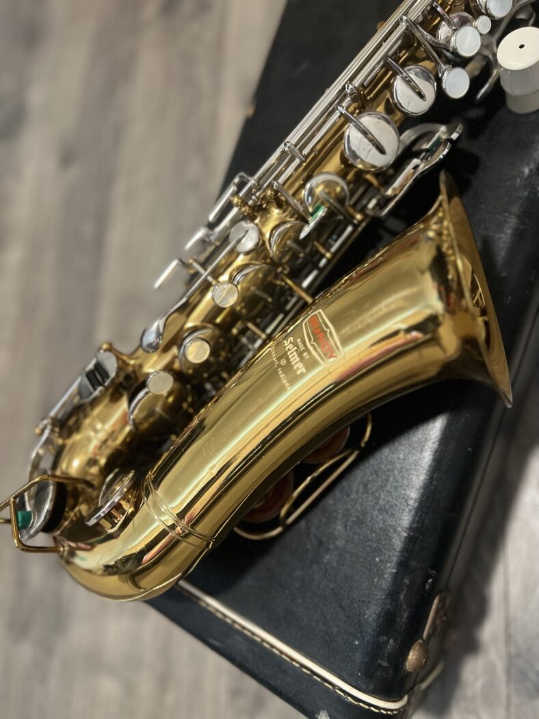 Bundy made by Selmer Alto Saxophone Red Label Serial 449XXX