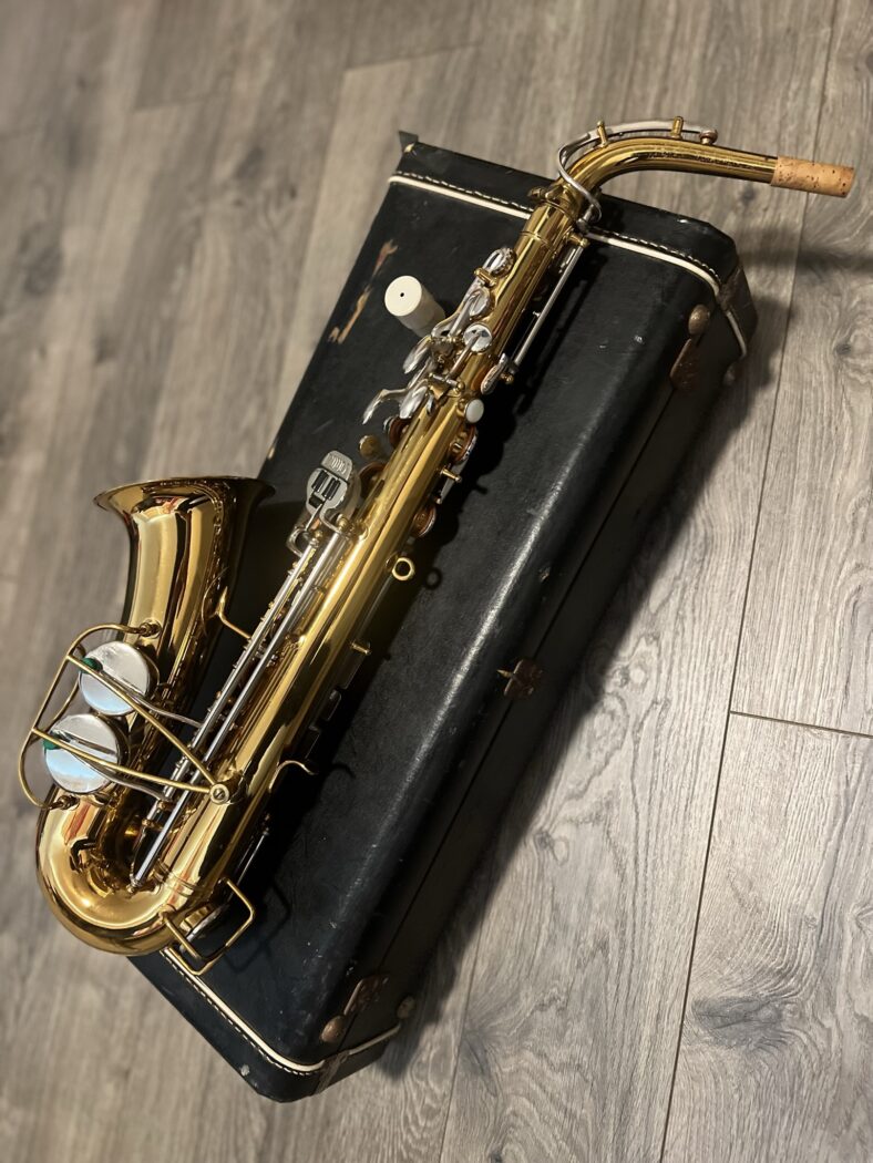 Bundy made by Selmer Alto Saxophone Red Label Serial 449XXX